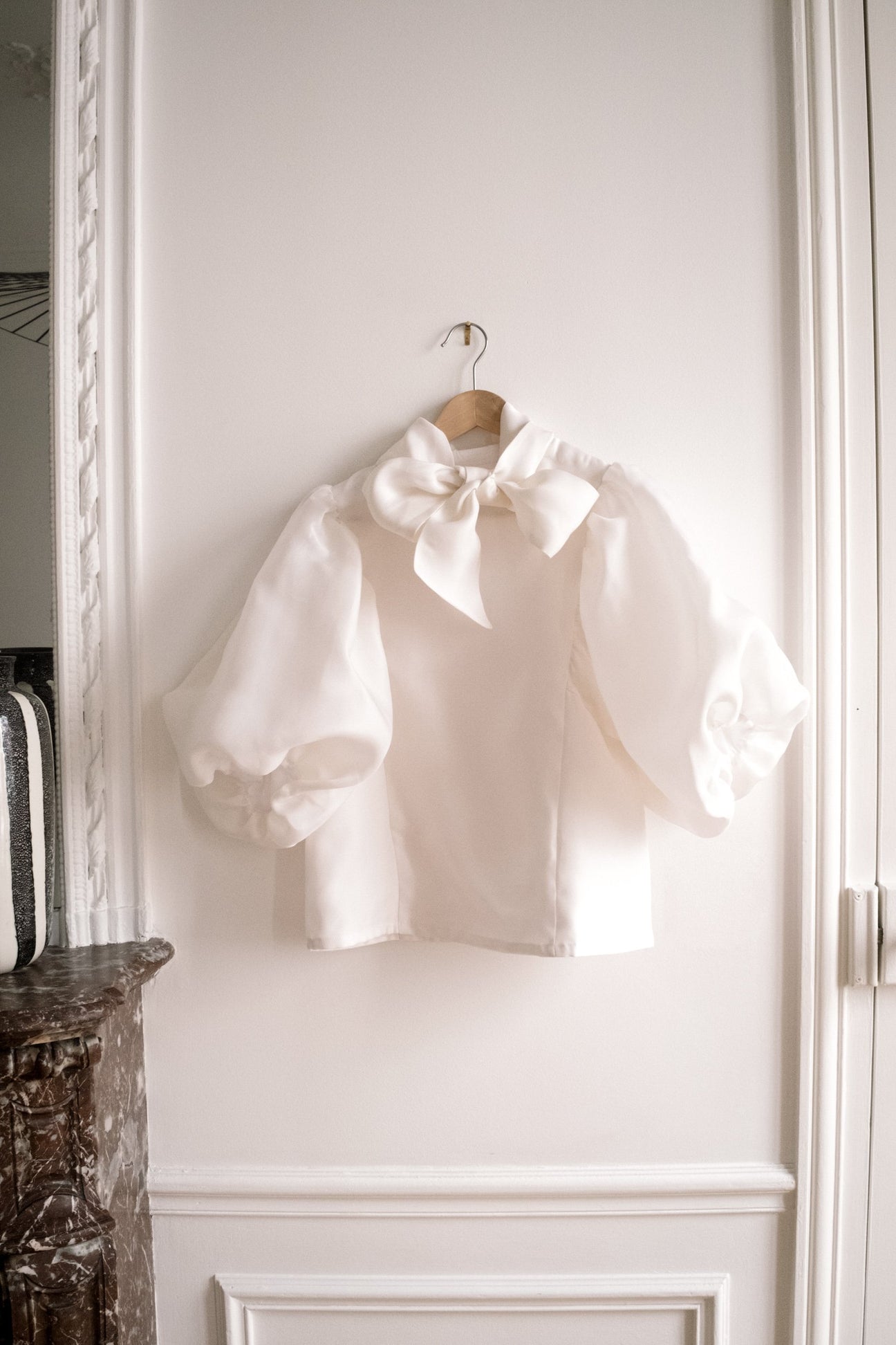 Le Claude - L'Incroyable Blouse Lavallière, aux Manches de Folie ...